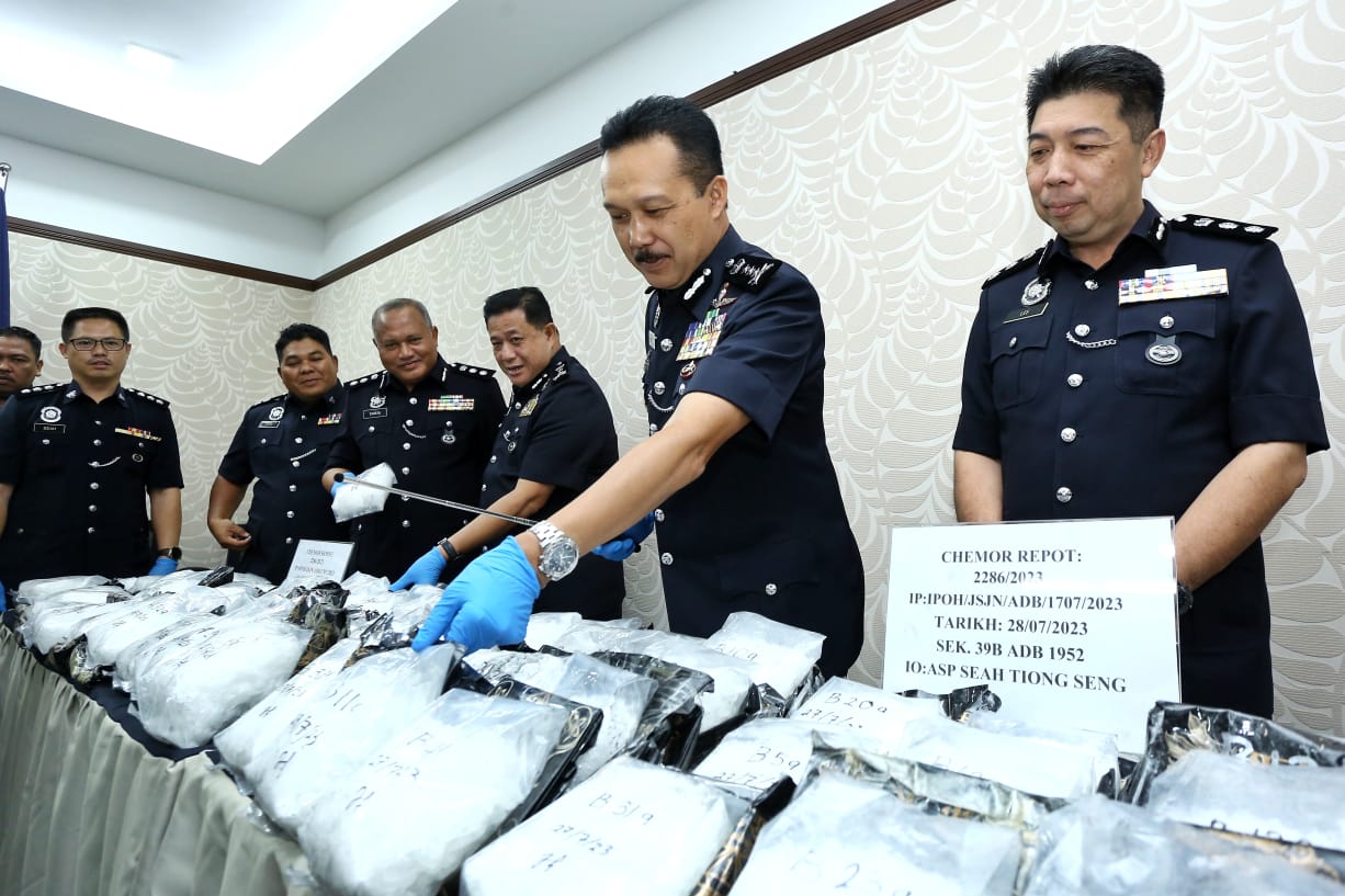 Dadah lebih RM2 juta dirampas, empat lelaki ditahan - Utusan Malaysia