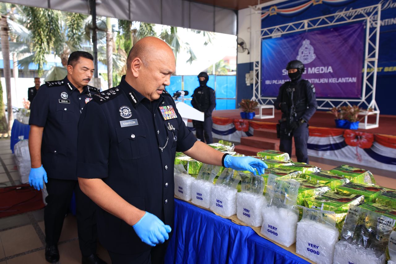 Polis rampas dadah bernilai RM17.2 juta di Kelantan Polis rampas dadah bernilai RM17.2 juta di Kelantan