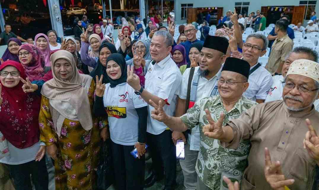 Kestabilan politik tarik minat pelabur luar – Fadillah Yusof Kestabilan politik tarik minat pelabur luar – Fadillah Yusof