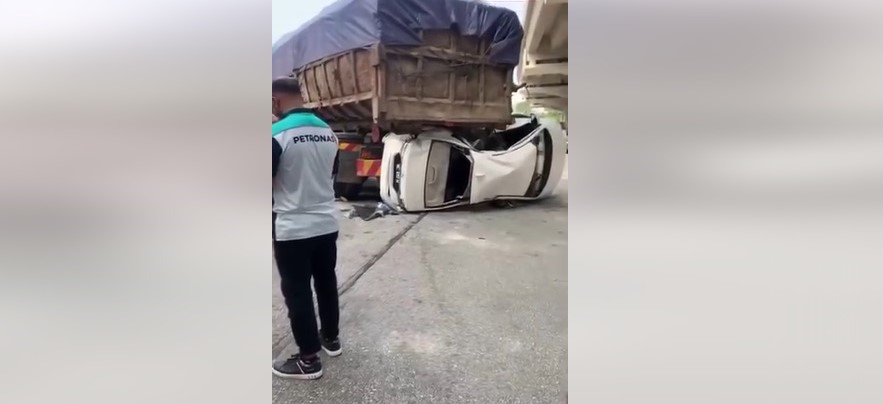 Lori rempuh Honda City selepas brek tangan tidak ditarik pemandu