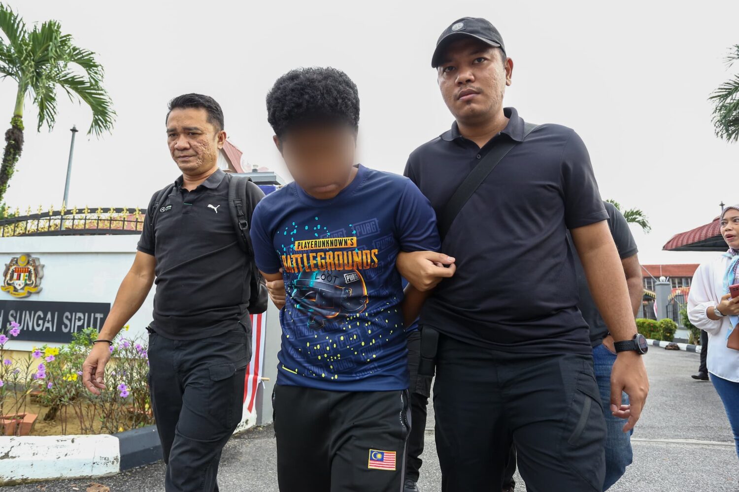 Suspek kes bunuh kanak-kanak Orang Asli direman 7 hari - Utusan Malaysia Suspek kes bunuh kanak-kanak Orang Asli direman 7 hari - Utusan Malaysia