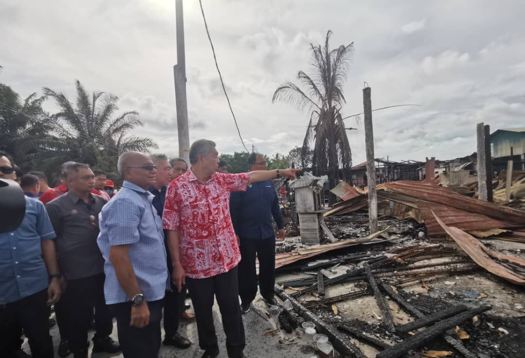 Rumah baharu untuk mangsa kebakaran - Utusan Malaysia