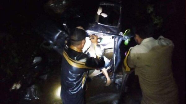 Lalu jalan pintas, suami isteri maut kereta masuk gaung - Utusan Malaysia