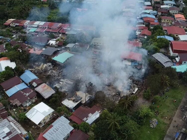 12 rumah setinggan musnah dalam kebakaran di Kampung Jawa