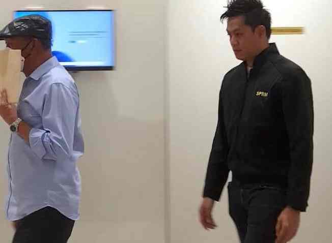 Pesara tentera didakwa terima rasuah RM15,000