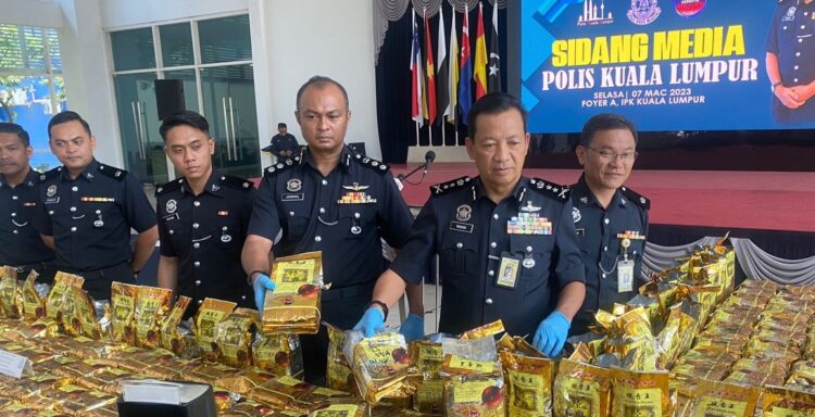 Lapan Termasuk Datuk Ditahan Bersama Dadah Bernilai Rm10 8 Juta