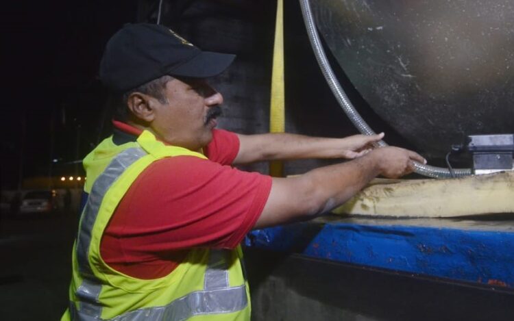 Pemandu Lori Dicekup Cuba Seleweng Diesel Bersubsidi