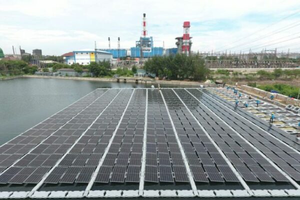 Indonesia bina loji tenaga solar terapung - Utusan Malaysia