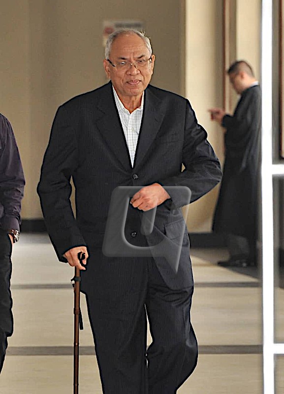 Nik Faisal suruh 'sign' - Utusan Malaysia