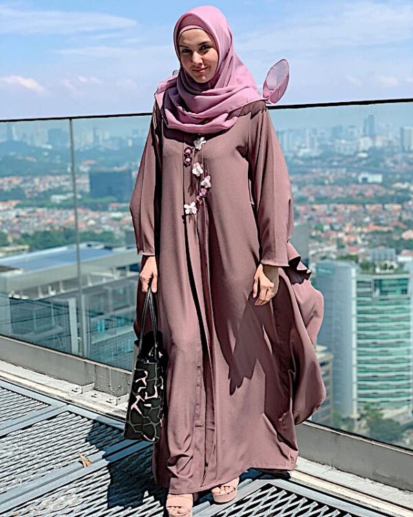 Fiza Halim berang dikritik - Utusan Malaysia