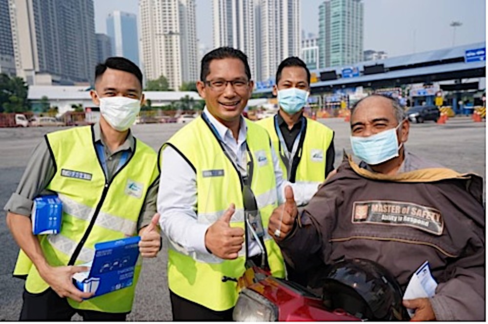 Jerebu: Prolintas edar topeng muka percuma - Utusan Malaysia