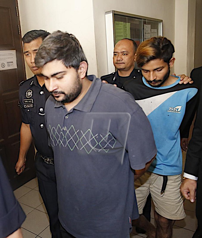 Mayat dalam beg: Dua beradik didakwa membunuh - Utusan Malaysia