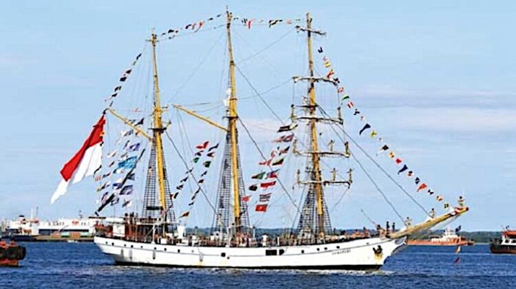 KRI Bimasuci (945) dijangka tiba di Port Klang Selasa ini - Utusan Malaysia