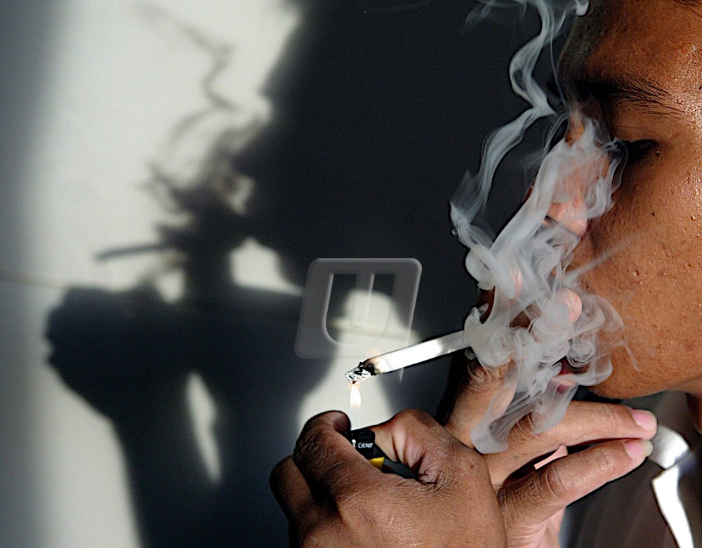 Jualan rokok haram di Asia Tenggara tertinggi di dunia - Utusan Malaysia
