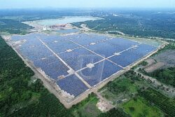'Ladang' solar terbesar Malaysia mula beroperasi - Utusan Malaysia