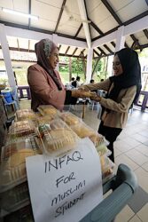 Projek infak makanan untuk pelajar - Utusan Malaysia