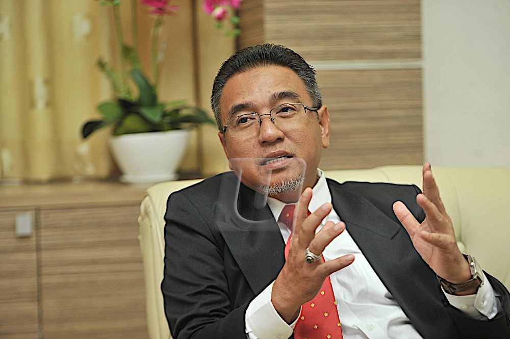 Iklan utamakan Bahasa Mandarin tidak wajar dipertikai - Adly - Utusan ...