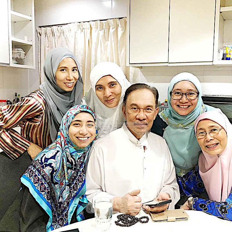 Keluarga Anwar sudah cukup ‘kuorum’ - Utusan Malaysia