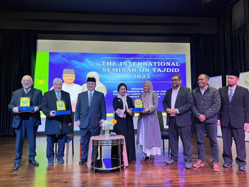 Umat Islam berperanan dalam setiap usaha memartabatkan institusi Islam ...
