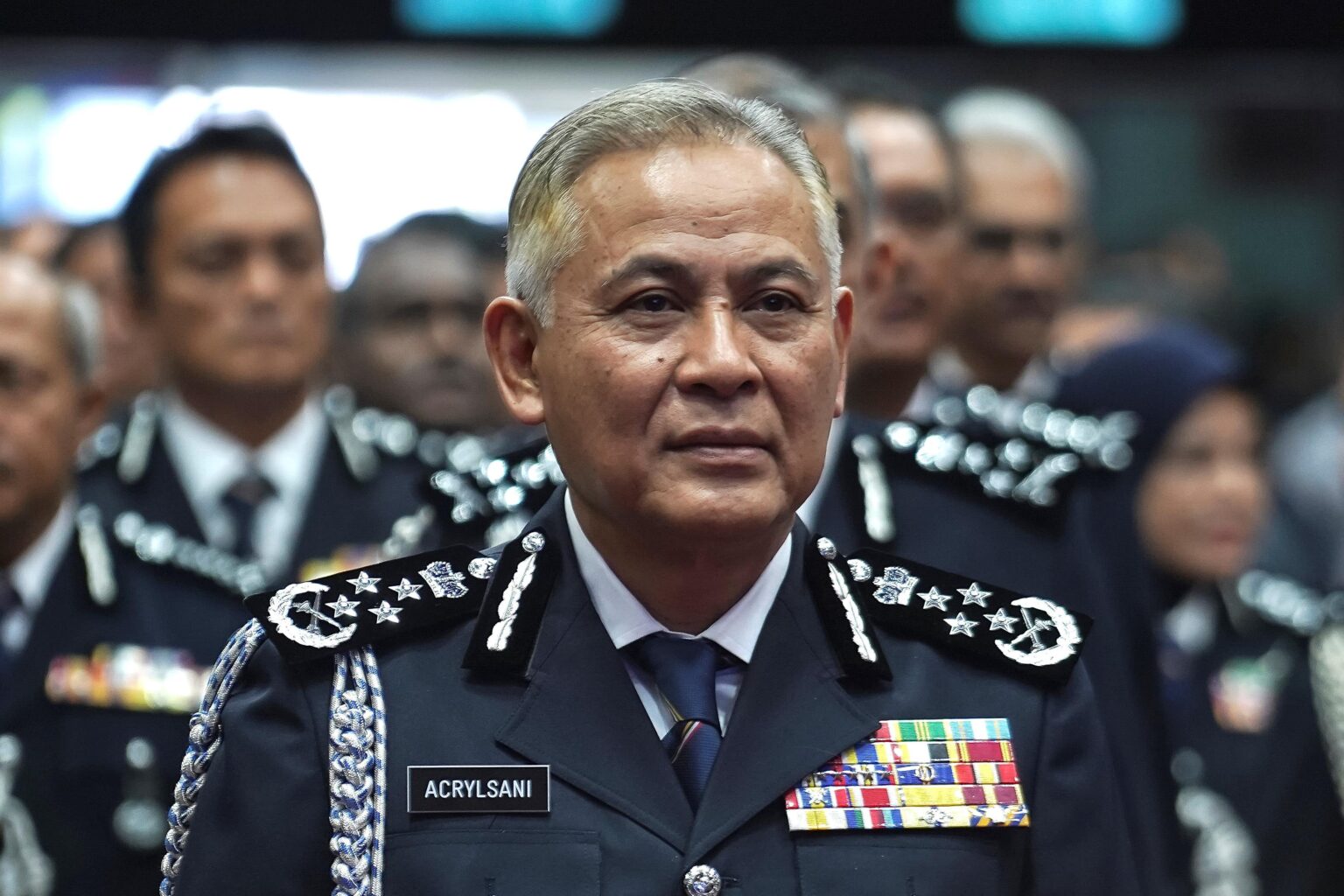 Acryl Sani ditawarkan PM peranan di luar negara - Saifuddin - Utusan ...