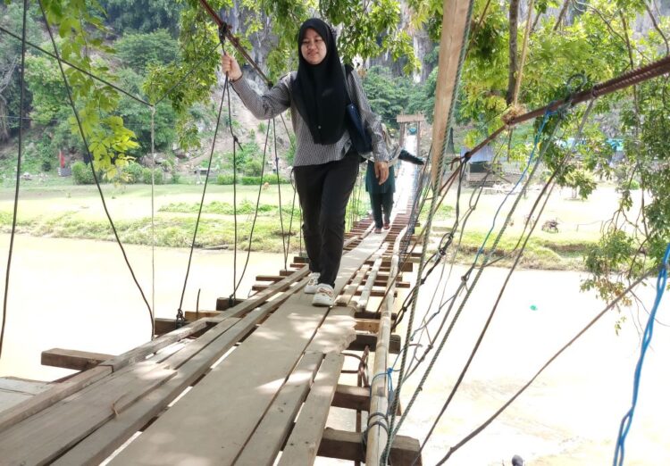 Jambatan gantung Lubuk Pedati jadi tumpuan pelancong