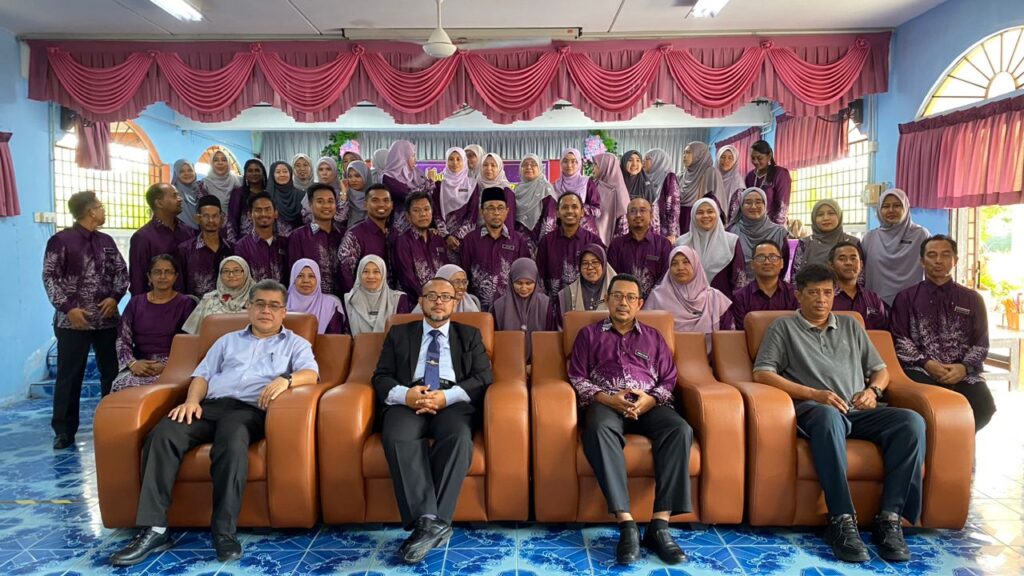 Majlis apresiasi kecemerlangan pelajar SMK Pekan Baru