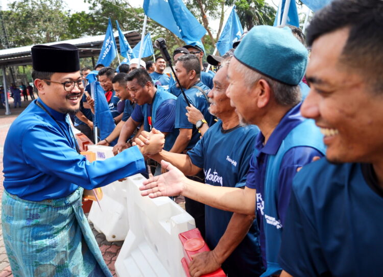 Penamaan calon Pilihan Raya Umum (DUN) ke-15 - Utusan Malaysia