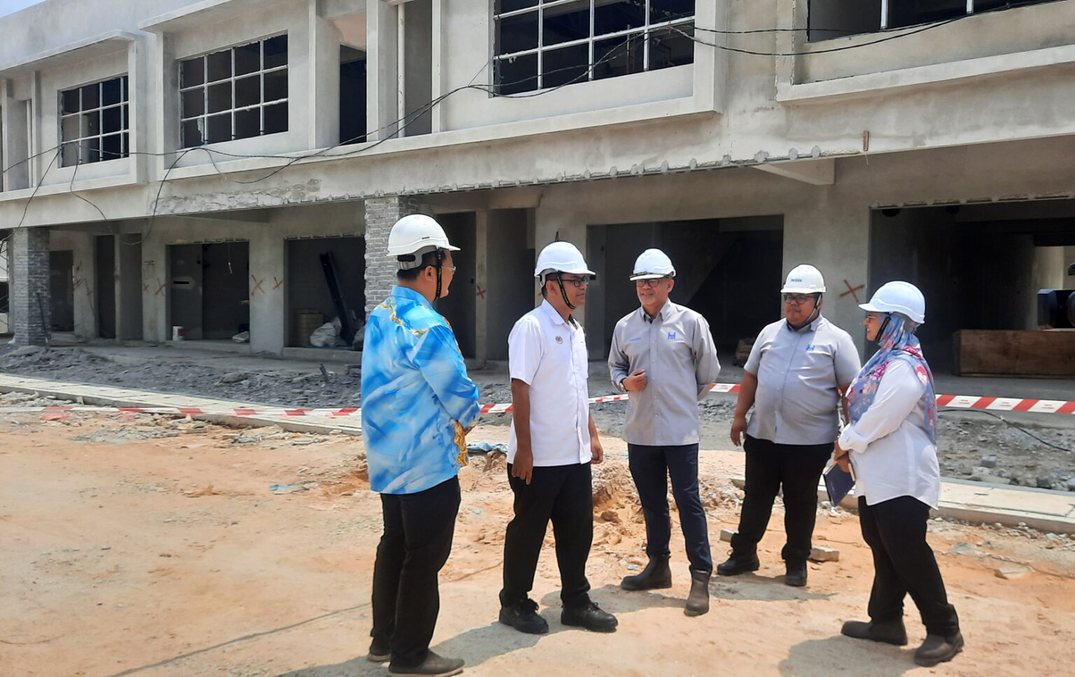 Dua kontraktor PR1MA ditamatkan kontrak