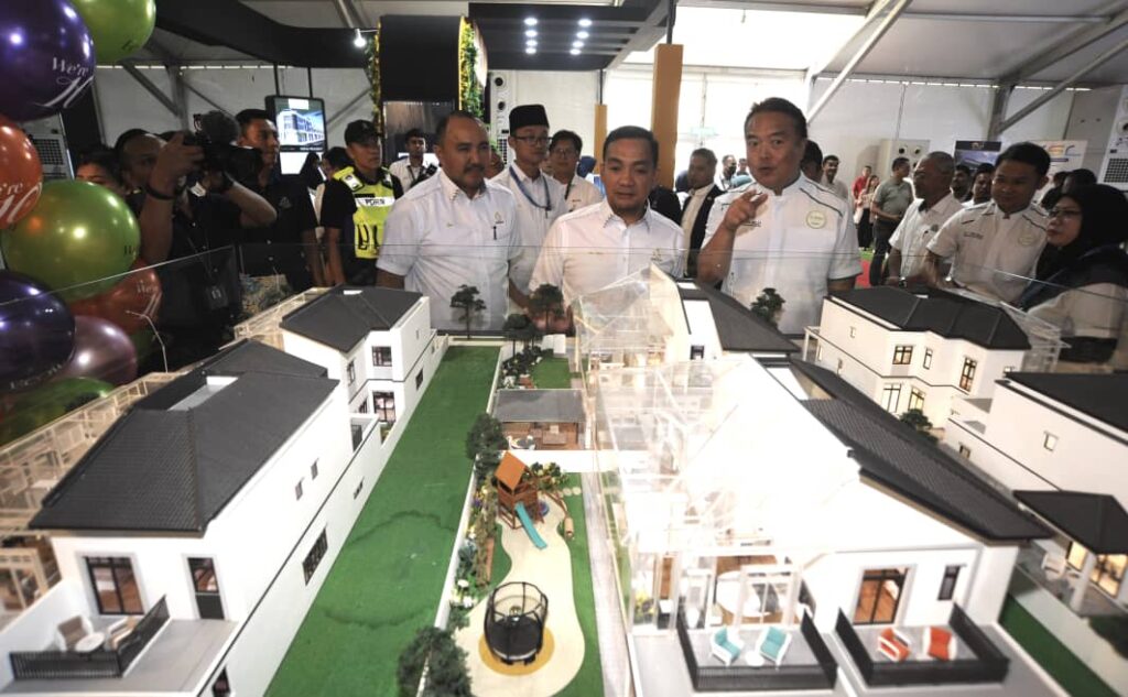 Kunci diambil, tapi rumah setinggan diberi kepada saudara - Utusan Malaysia