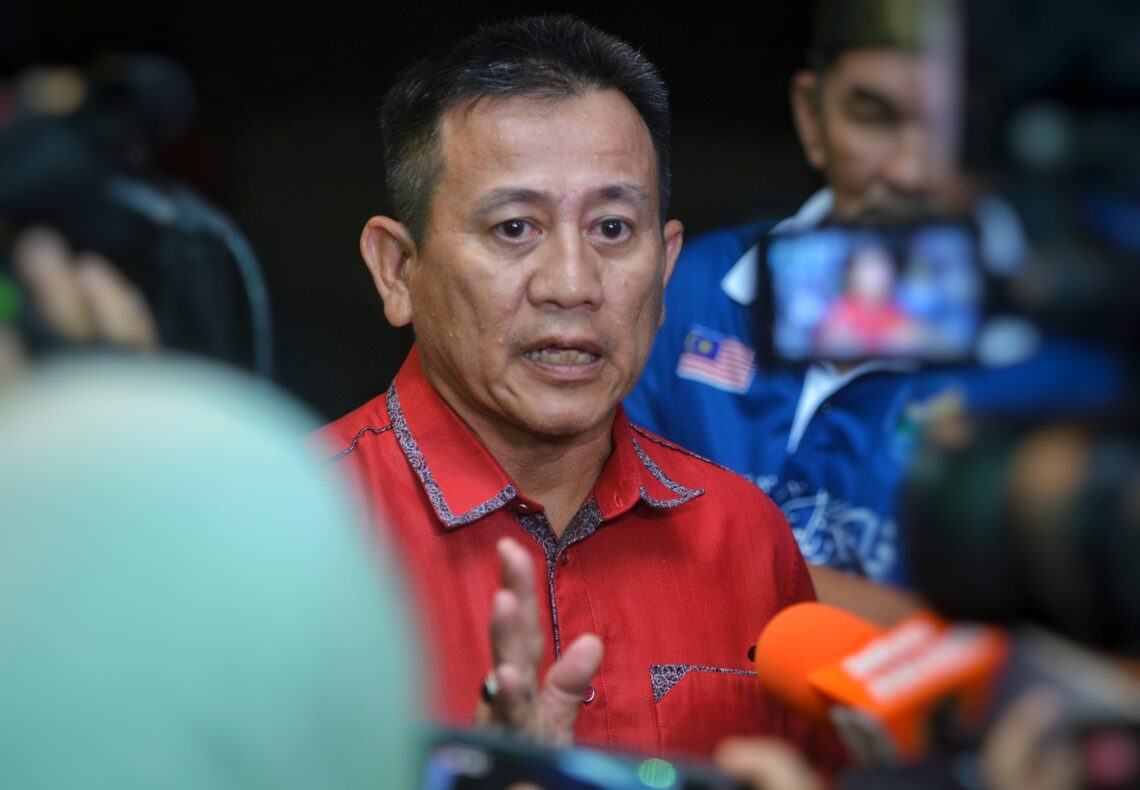 Ras Adiba, Tun Faisal sertai Bersatu - Utusan Malaysia