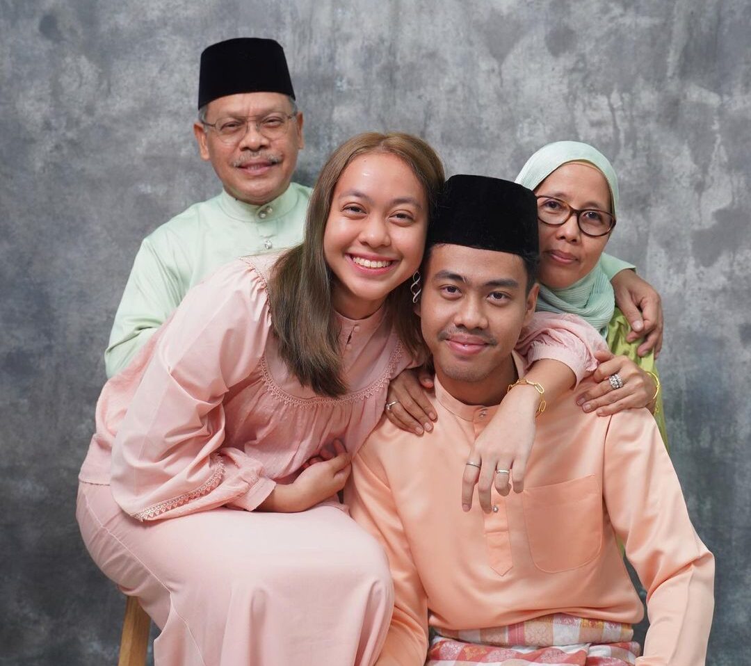 Ainaa pernah baca berita di RTM