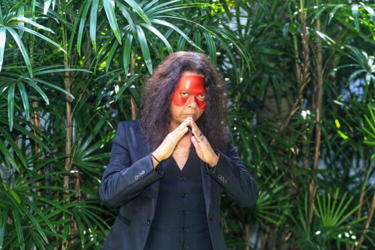 Istiqamah pakai topeng, Bandi Amuk tolak permintaan demi wang