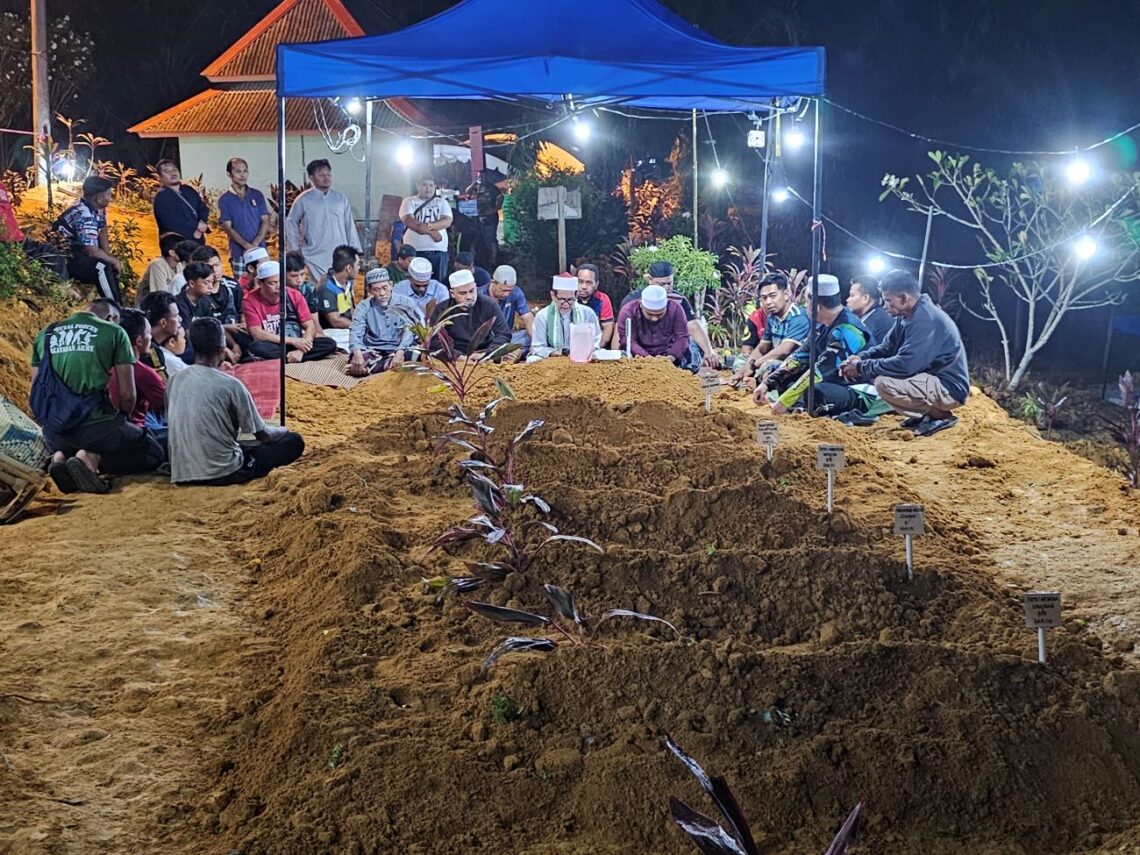 Jenazah kelapan tragedi kepala air selamat dikebumikan - Utusan Malaysia Jenazah kelapan tragedi kepala air selamat dikebumikan - Utusan Malaysia