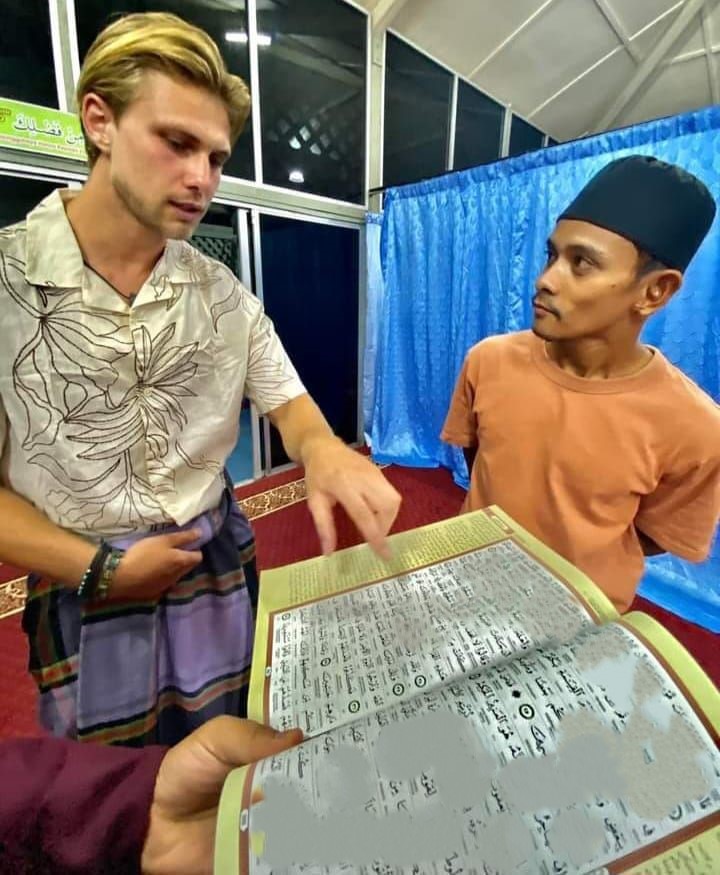 Mat Salih teruja dengar azan