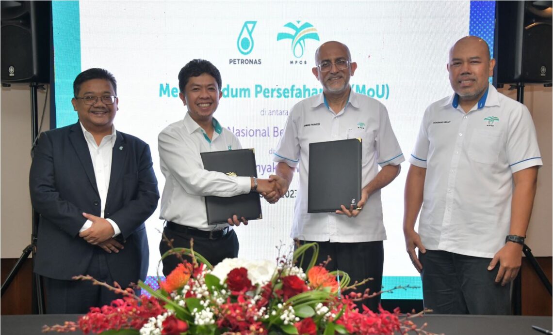 MPOB, Petronas kaji minyak masak terpakai, sawit untuk SAF