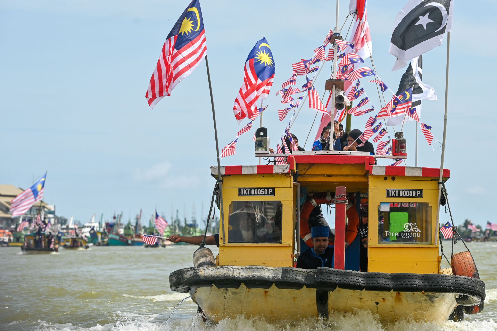 Merdeka: Terengganu guna tema, logo Kerajaan Pusat - Utusan Malaysia