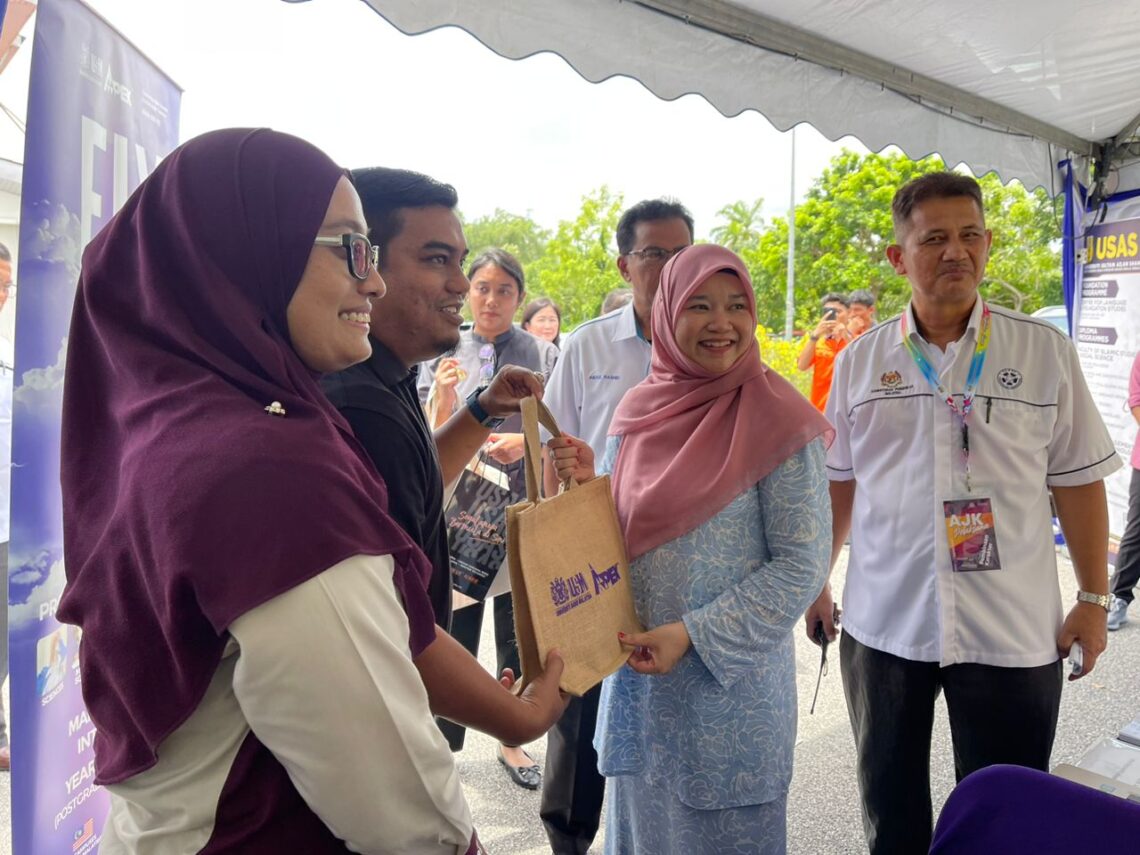 KPM perhalusi mekanisme sekolah khas golongan miskin - Utusan Malaysia