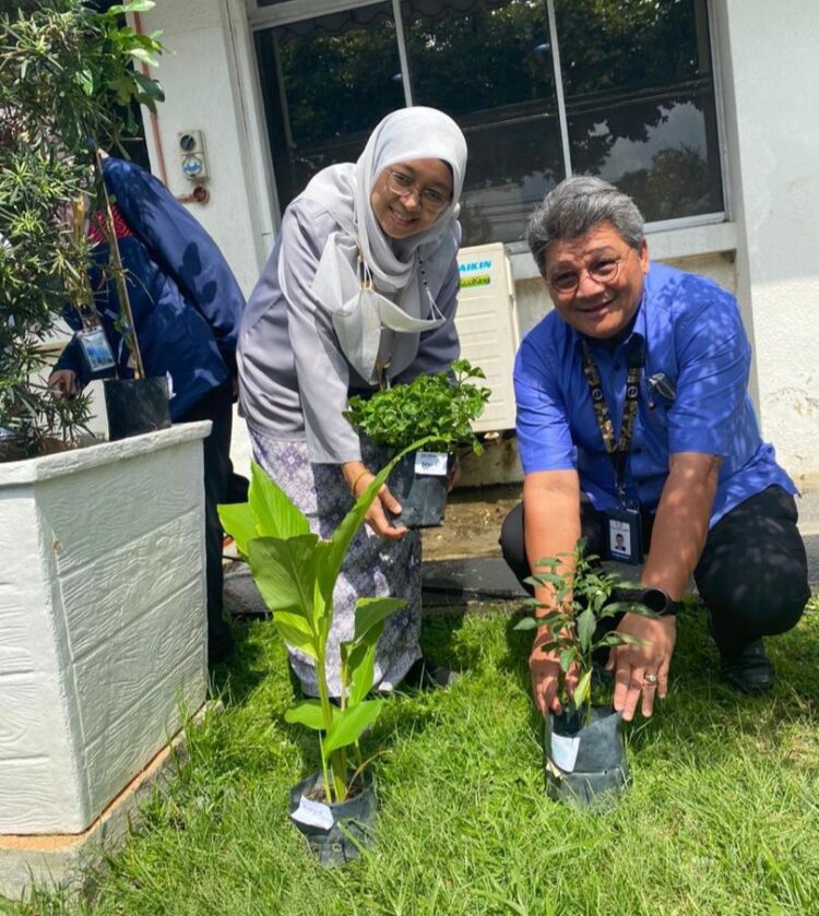 KPJ Johor tanam 66 jenis pokok sempena Hari Kebangsaan - Utusan Malaysia