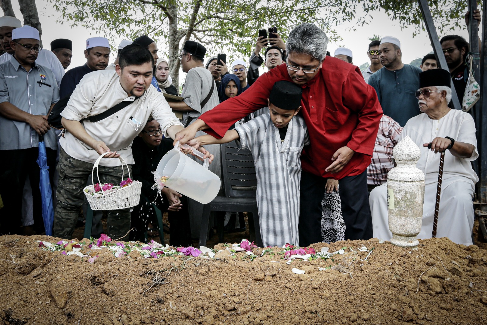 Jenazah arwah Heikal selamat dikebumikan