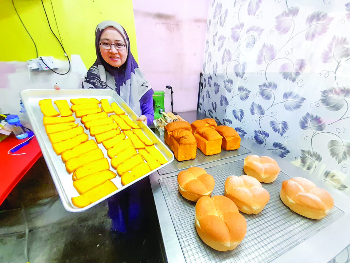 Mampu raih RM15,000 sebulan jual roti ‘Yinyin’ - Utusan Malaysia