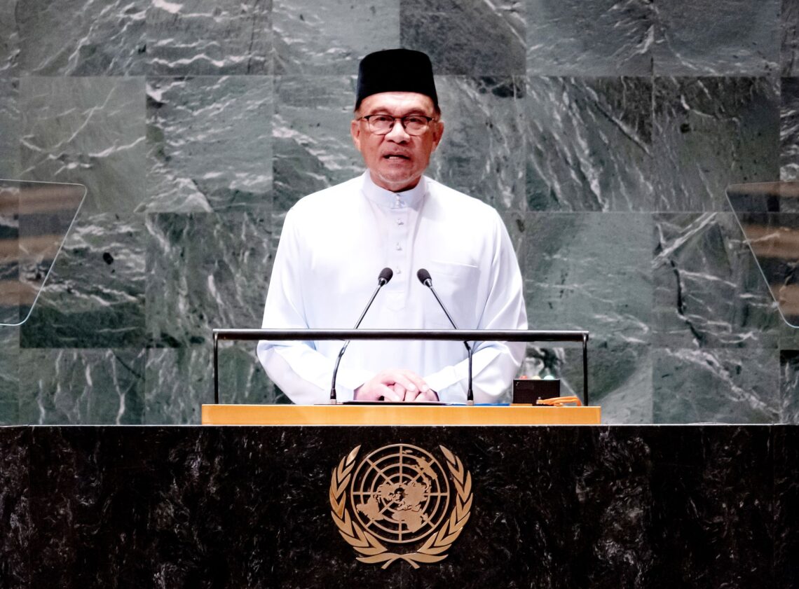 Anwar tangga ke-11 pemimpin muslim berpengaruh dunia