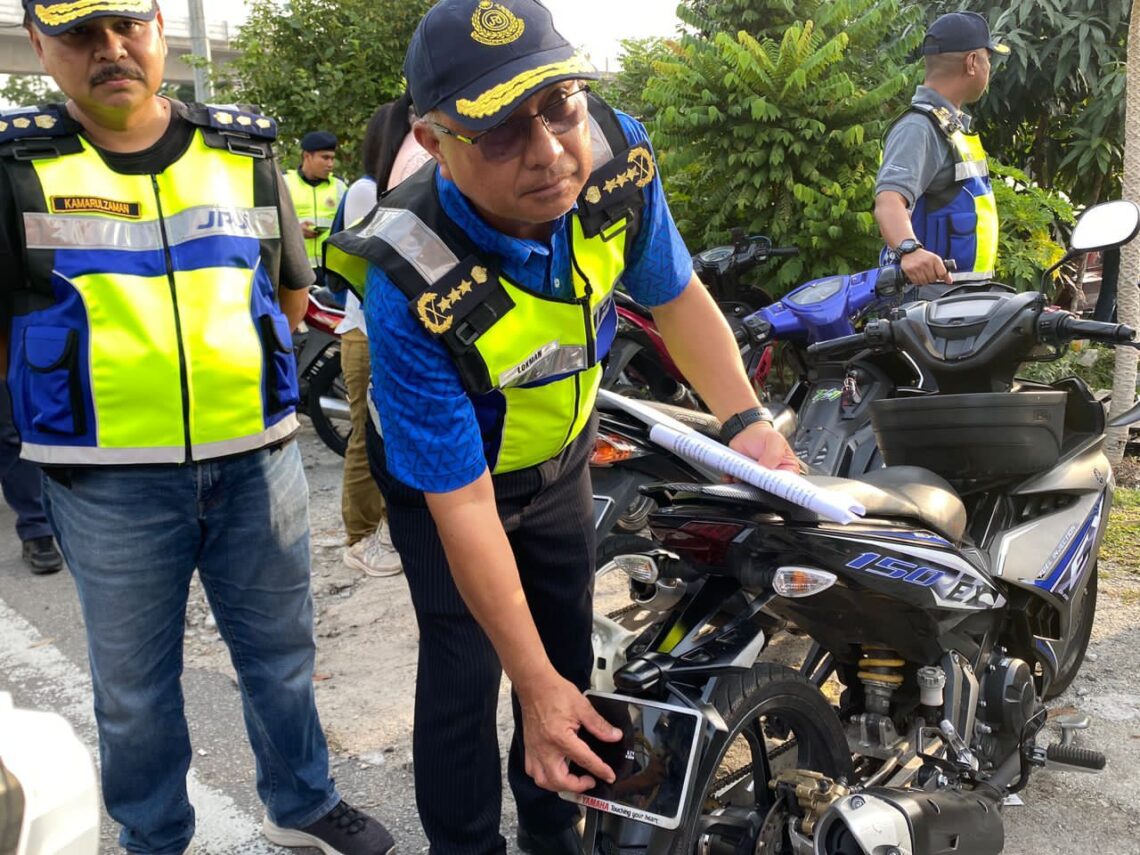 JPJ laksana Operasi Khas Motosikal besar-besaran - Utusan Malaysia