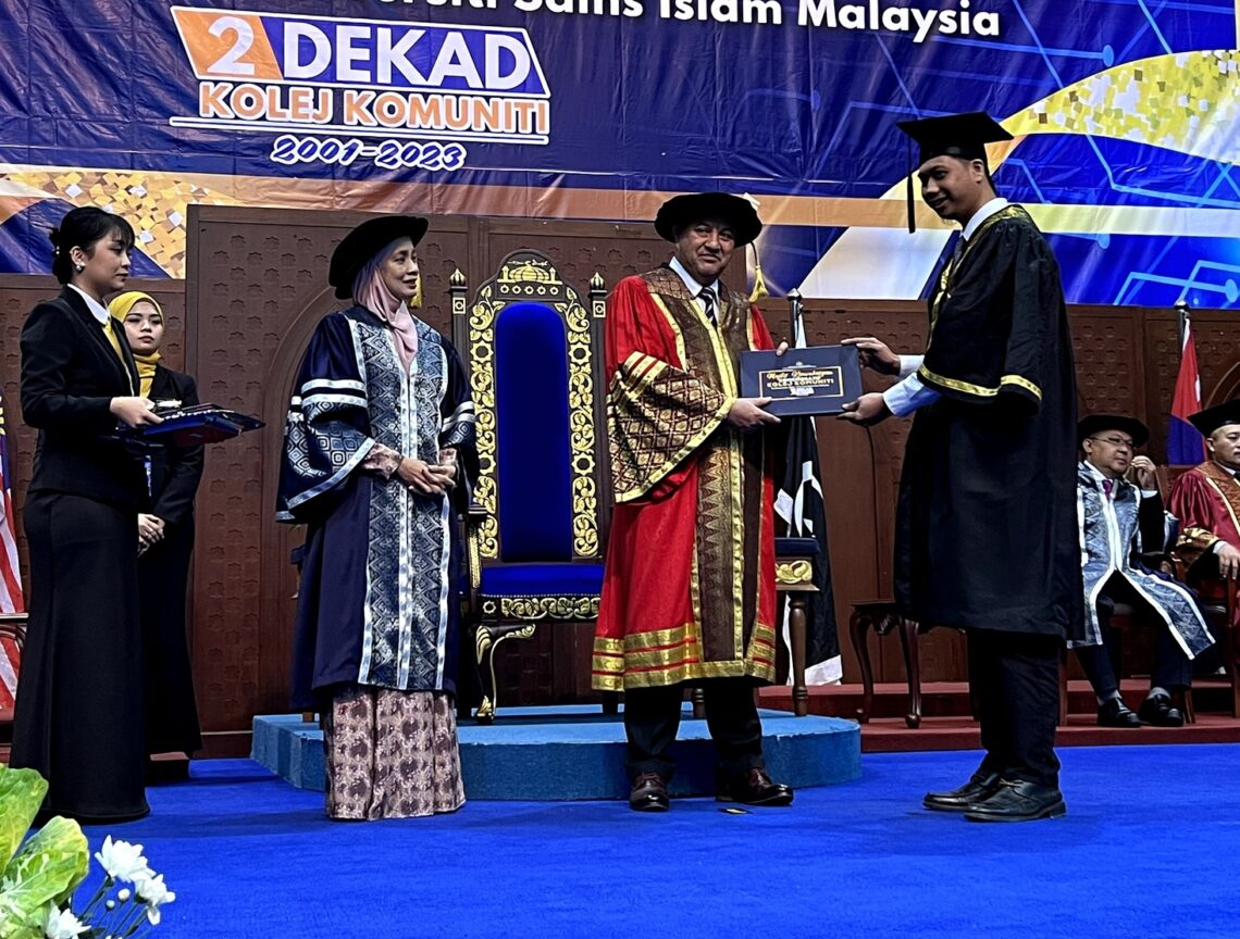 Graduan kolej komuniti disaran jadi 'job creator'. - Utusan Malaysia