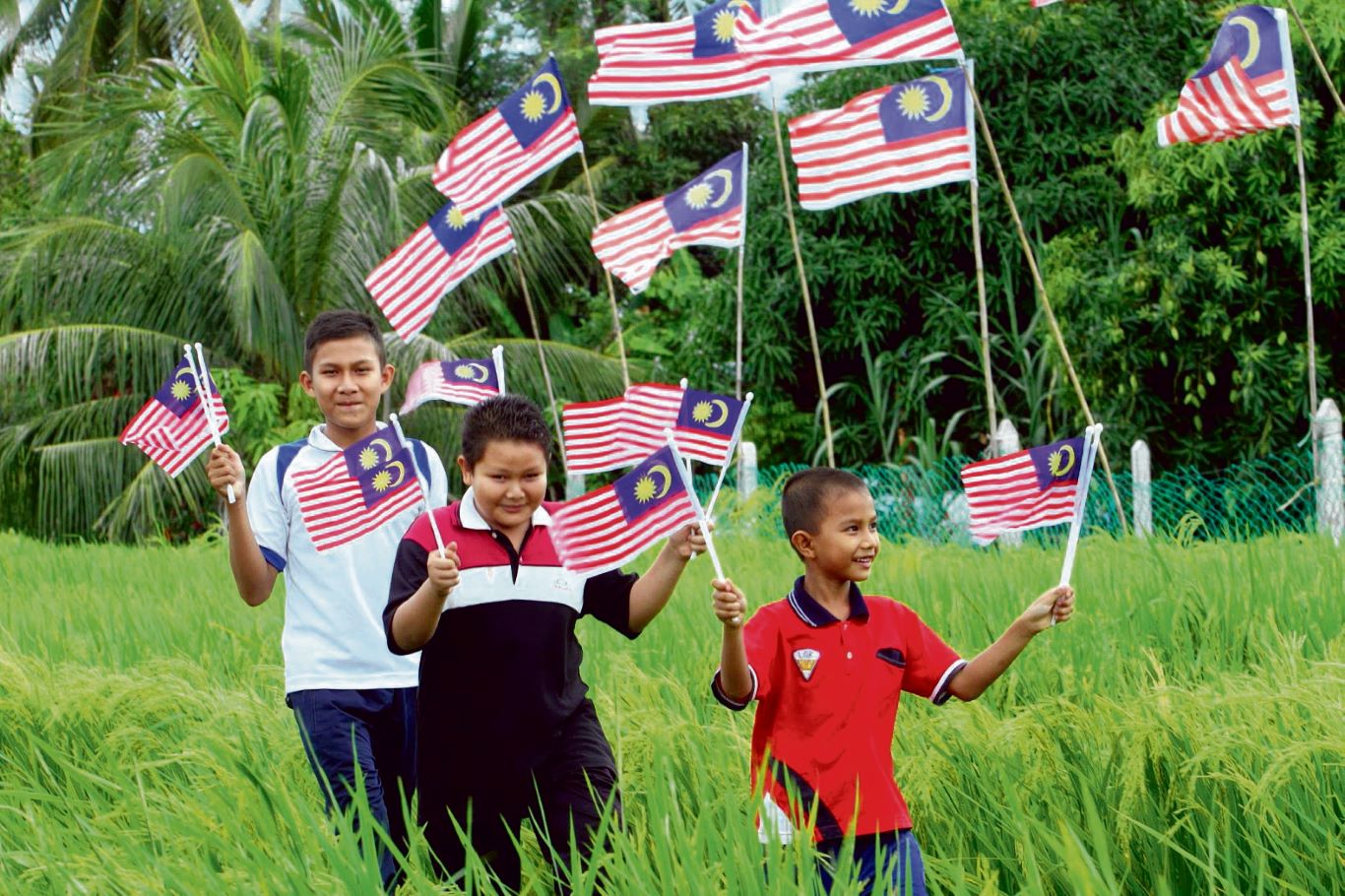 Teruskan kibar Jalur Gemilang selepas 31 Ogos - Utusan Malaysia Teruskan kibar Jalur Gemilang selepas 31 Ogos - Utusan Malaysia