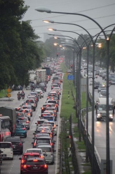 Bina jalan raya bertingkat ke Kuantan dapat elak sesak