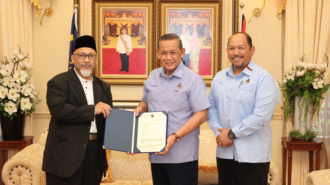 Prof. Madya Dr. Faudzinaim dilantik sebagai Mufti Negeri Sembilan ...