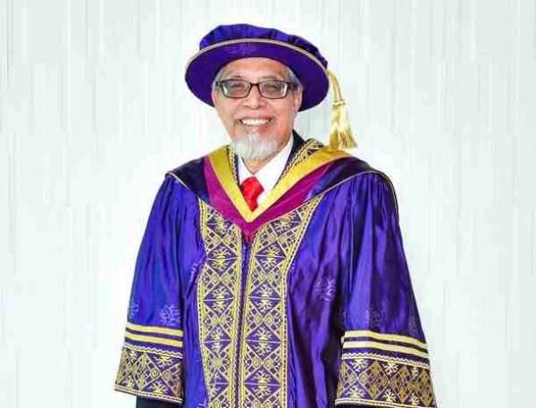 Konvokesyen UMT: Prof Latif dianugerah ijazah kehormat