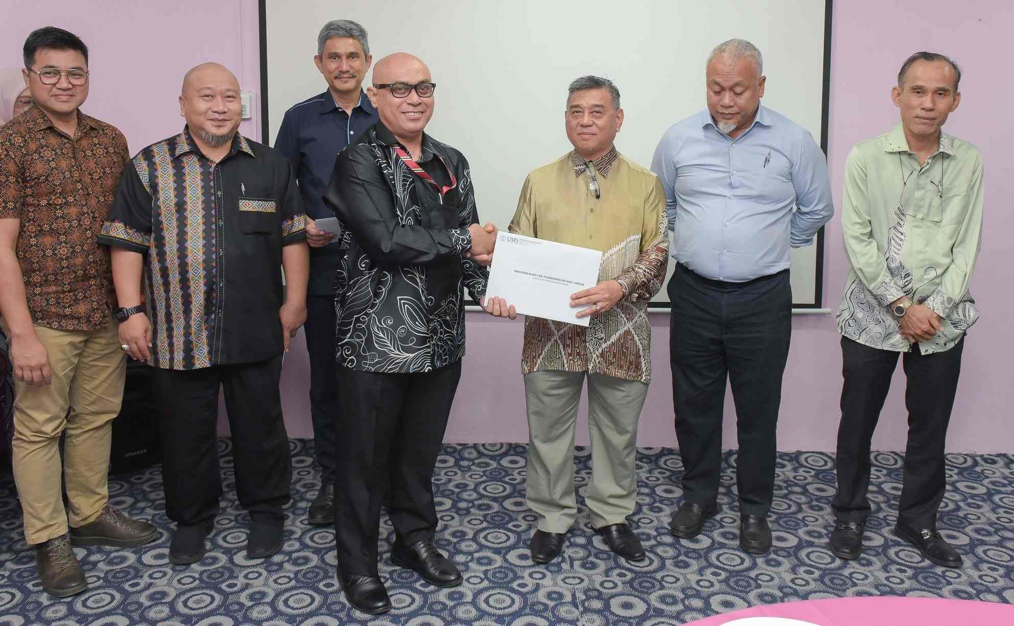 19 kakitangan akademik UMS terima kenaikan gred, pangkat