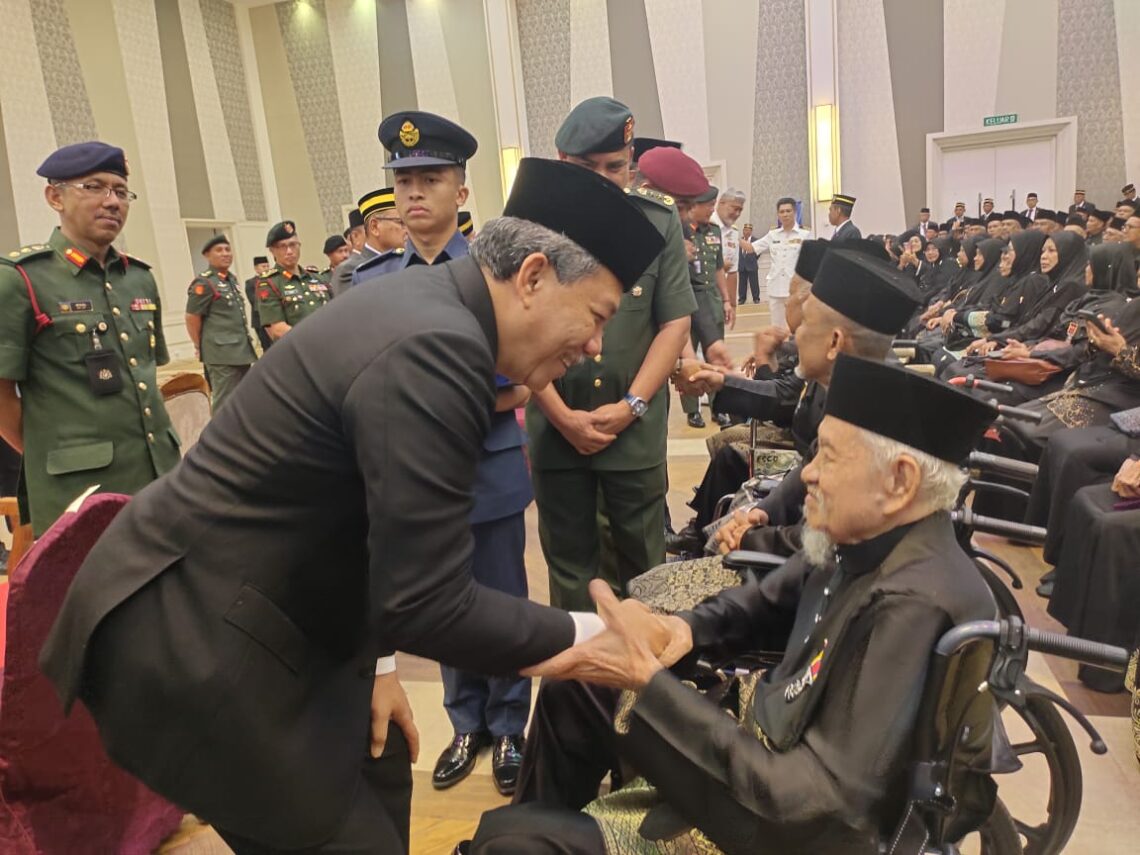 Selaras pencen veteran tentera: Kementerian Pertahanan tunggu keputusan ...