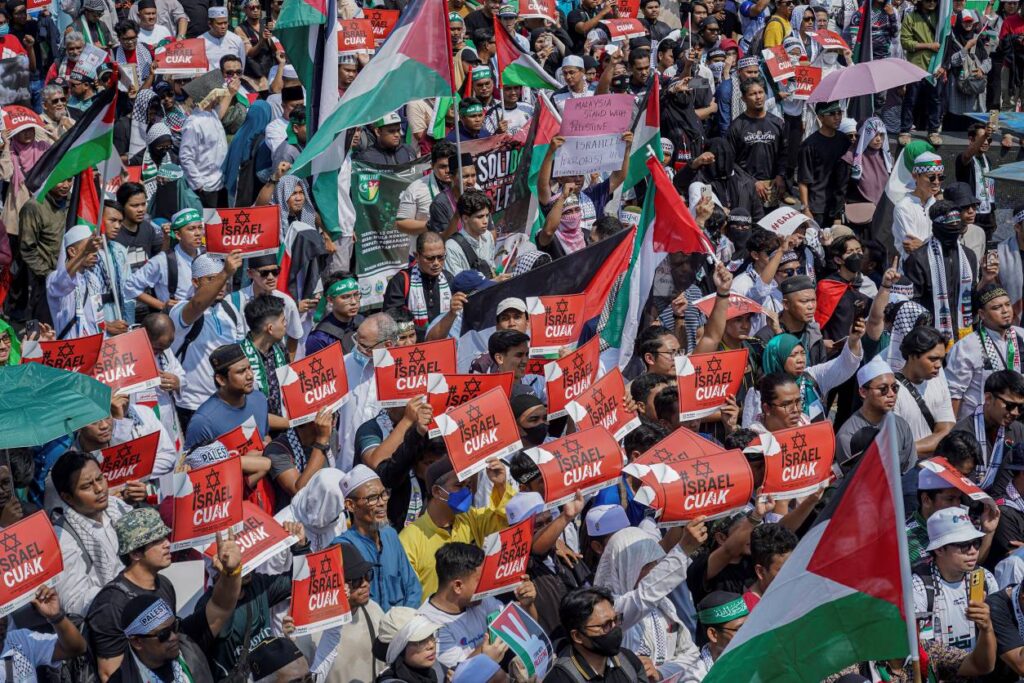 Demonstrasi aman solidariti Palestine - Utusan Malaysia